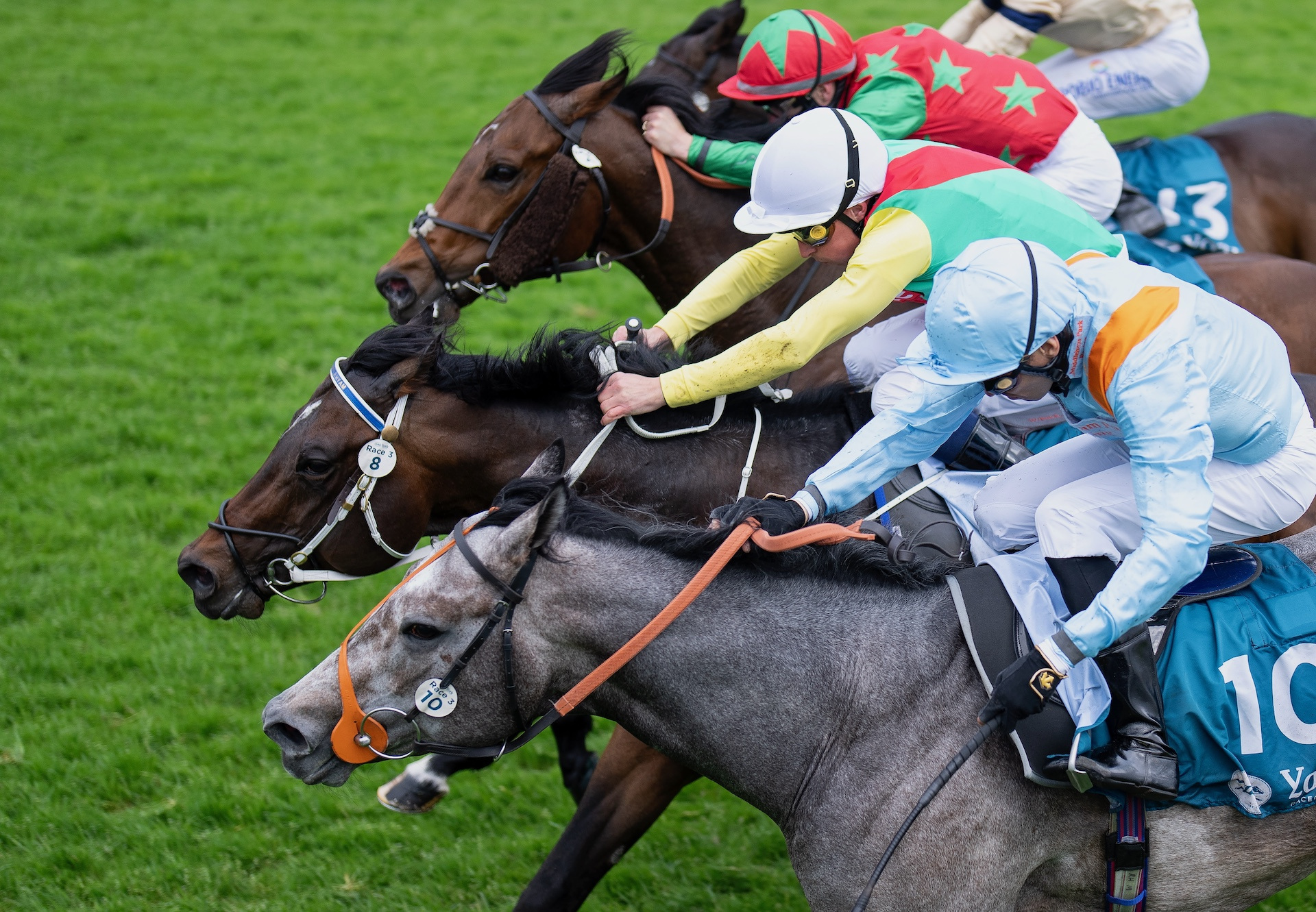 Gleneagles Colt Strikes Late In Group 2 Sprint